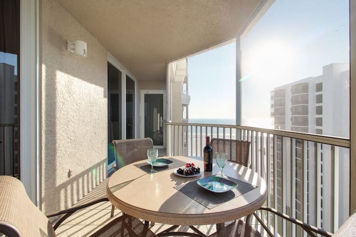 Gullwing Beach Resort 1002-a Beachfront Condo - Fort Myers Beach, FL
