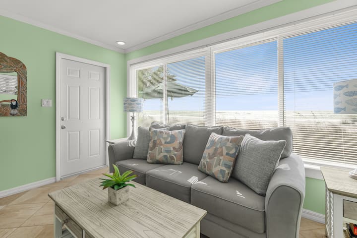 Private Beach, Outside Patio With Full Gulf View - Longboat Key, FL