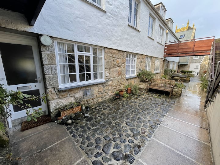 3 Redfern Court - A Hidden Gem - St Ives