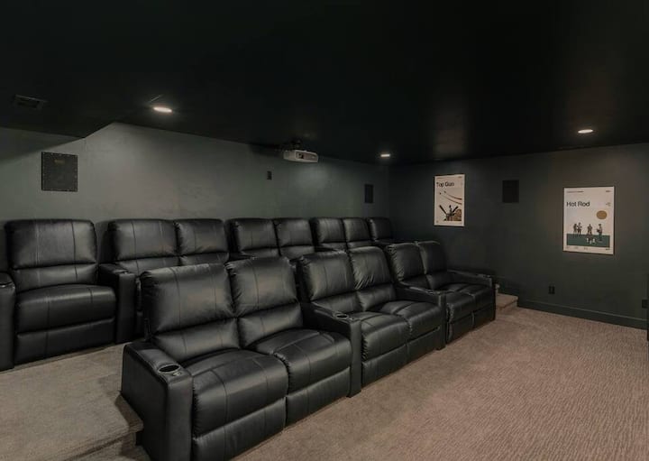 Theater, Shuffleboard, Arcade! New Home Sleeps 20+ - Lava Hot Springs, ID