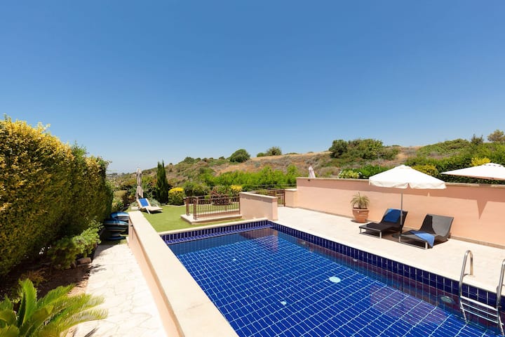 Aphrodite Hills Rentals - 3 Bedroom Junior Villa - Куклиа