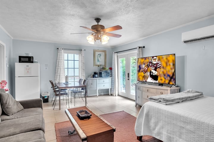 Hummingbird Loft By Onehometown Getaways - Starkville, MS