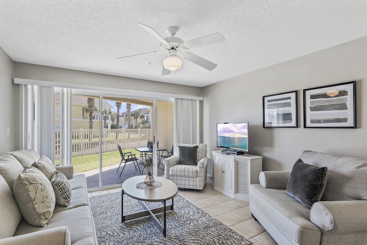 Ground Floor Walk-out Steps To Beach Sleeps 7 - Miramar Beach, FL