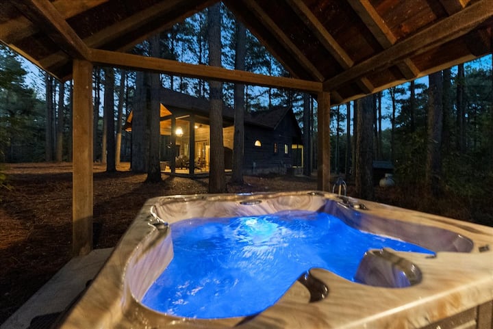Hottub • Fireplace • Pet‑friendly • Sauna W King - Oklahoma