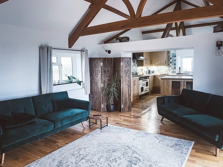 The Retreat – Cornish Escape With Hot Tub & Views - Troon