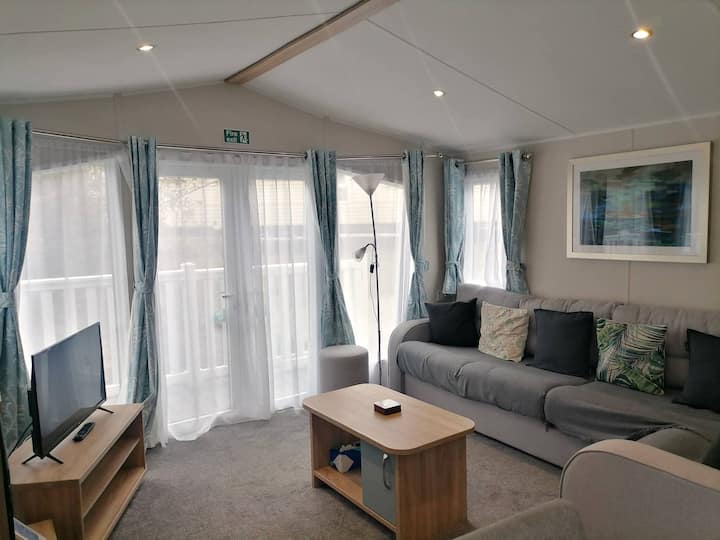 Rhodown - Sun On The Terrace All Round - Hastings