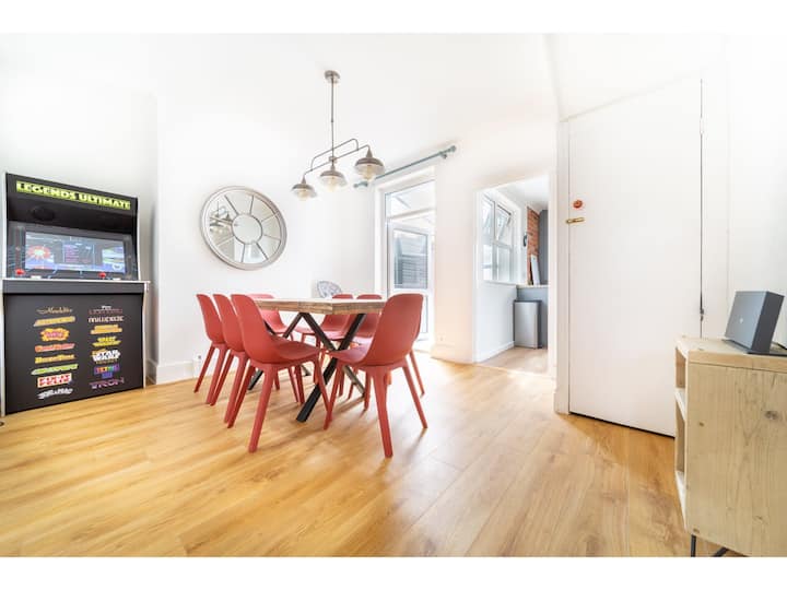 Spacious Home, Private Parking, Central Newquay - コーンウォール