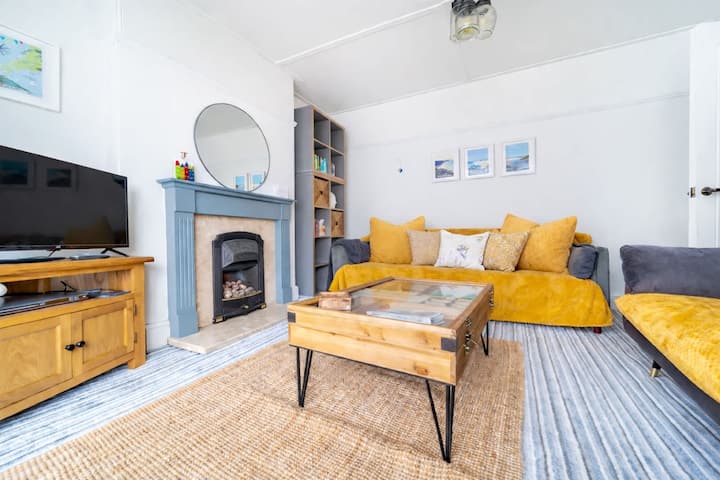 Spacious Home, Private Parking, Central Newquay - Cornwall