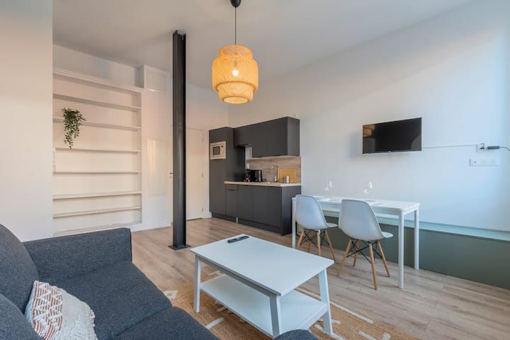 Appartement 1 Chambre En Centre-ville Avec Parking - Tourcoing