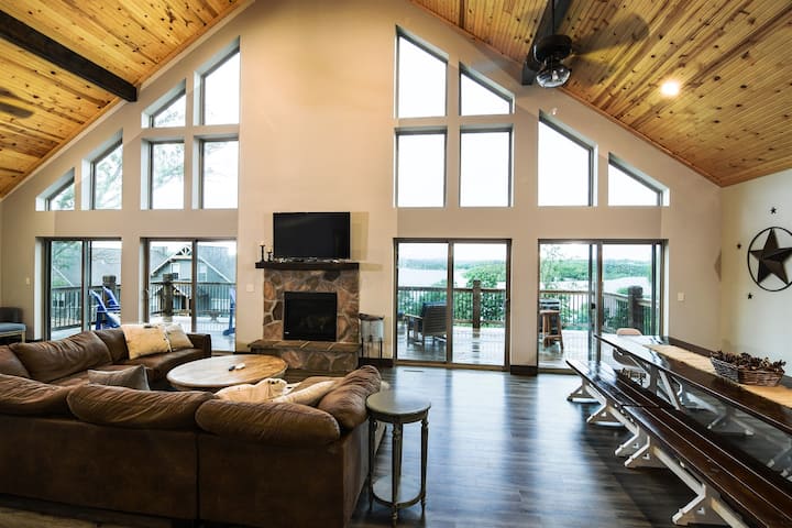 “Gray Wolf Lodge” - Ada Lake View W/pickleball - 密蘇裡州