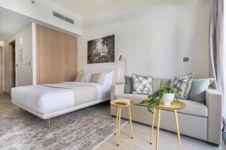 Cozy Studio Apt In The Heart Of Mbr City! - Dubai Airport (DXB)