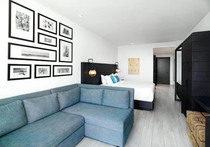 Romantic Fun By The Sea: Beachfront W/ Spa, Pool! - Asbury Park, NJ