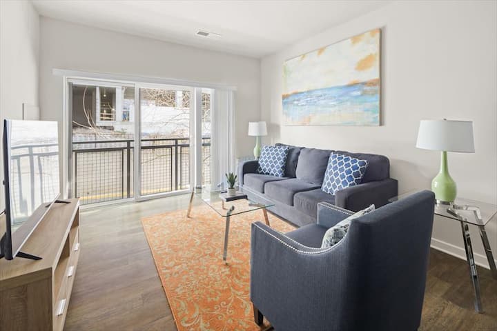Stunning Reston 1br W/ Gym & Yoga Studio - Reston, VA