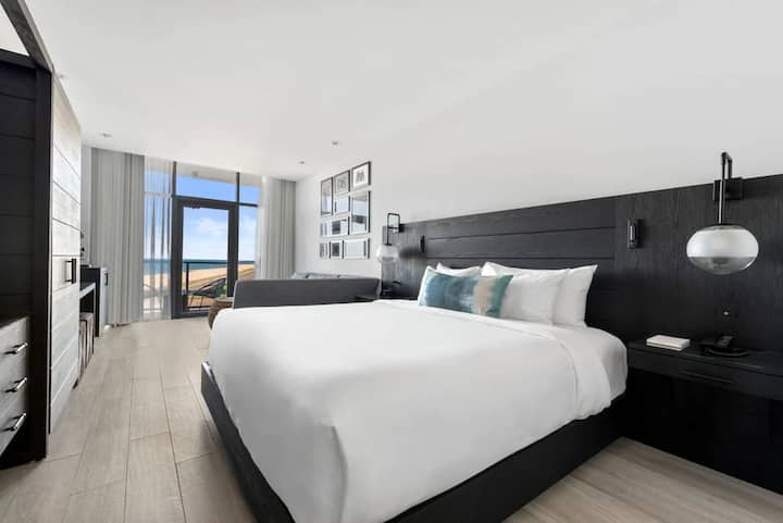 Relaxing Oceanside Unit! Pets Are Welcome, Pool! - Asbury Park, NJ