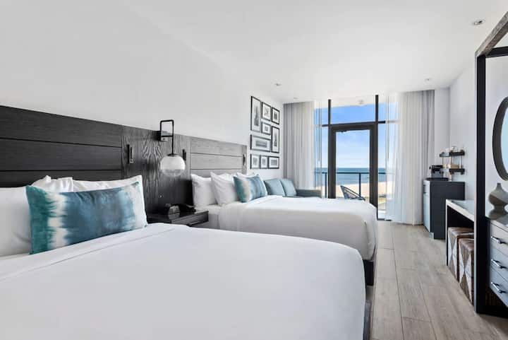 Luxurious Oceanfront Unit W/ Terrace, Pool! - Long Branch, NJ