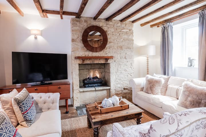 Quaint & Traditional Dog Friendly -Archway Cottage - Cotswolds