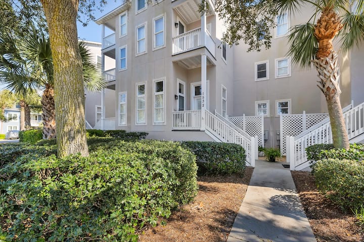 Easy Walk To Beach And Only 3/4 Mile To Pier/villa - St. Simons Island, GA