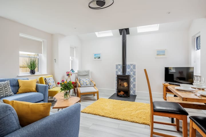 Charlotte Cottage -  With Alfresco Dining Area! - Sandbanks