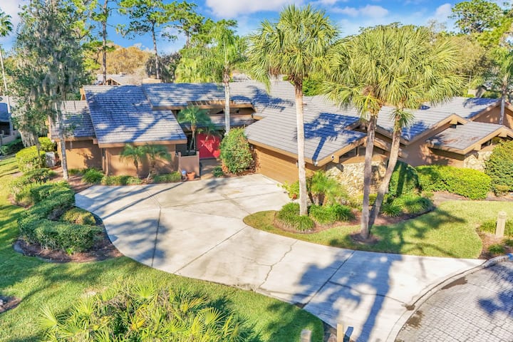 Extended-stay Paradise: 2br Resort Home W/ Golf - Wesley Chapel, FL