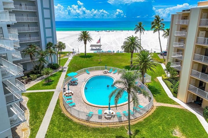 Brand New Everything! Private Beach & 3 Htd Pools! - Siesta Key, FL