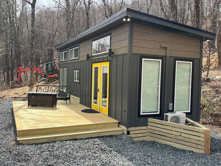 Appalachian Hide-out Tiny Home - West Jefferson, NC