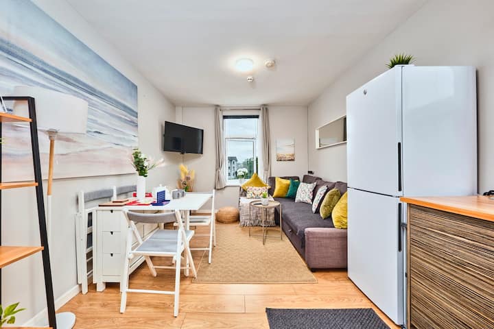 Serene Harbour Penthouse Apartment - Portrush