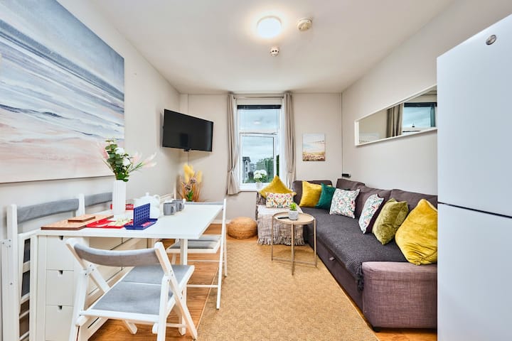 Princess Green 5 ~ Penthouse On Harbour Peninsula - Portrush