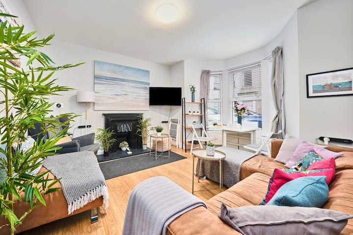 Princess Yellow 1 ~Golf 10min Walk/ Parking Permit - Portrush