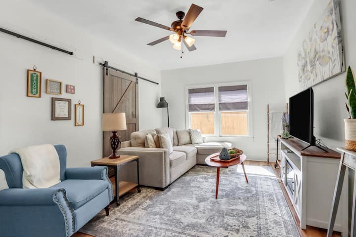 The Wright Haus-new Braunfels -