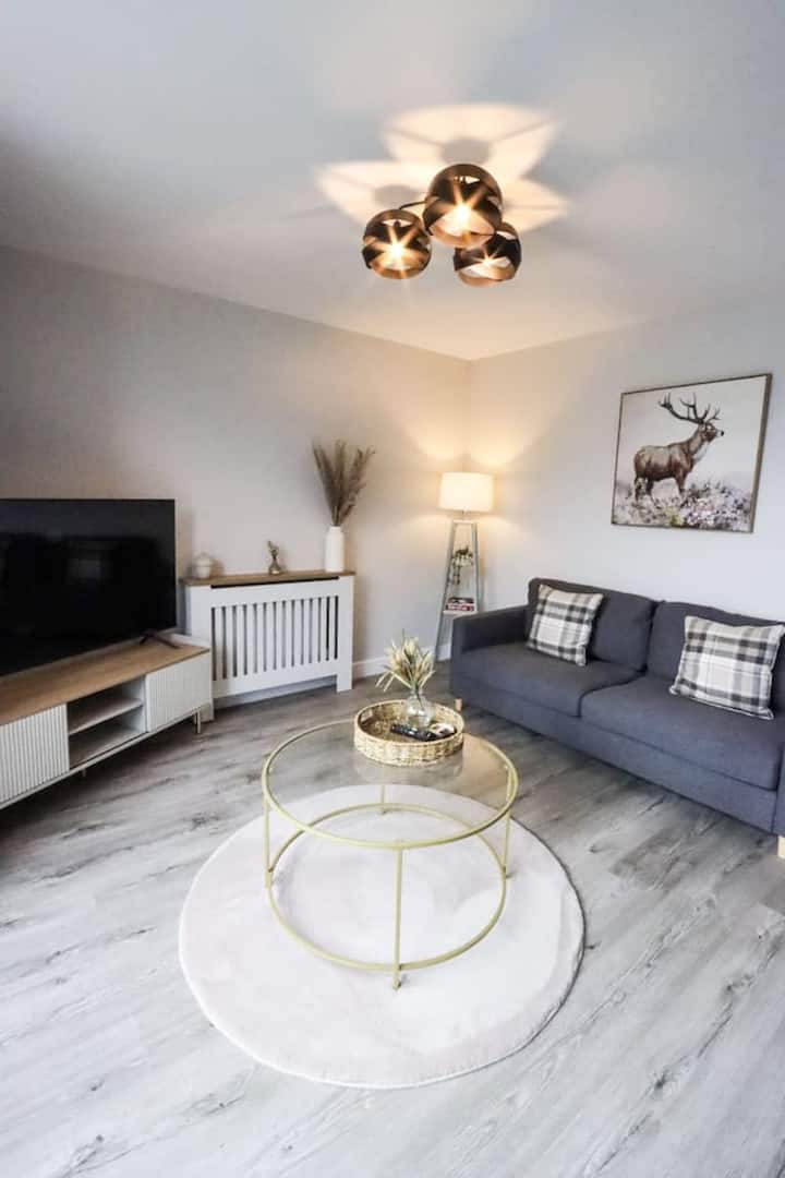 City Retreat, Balcony & Castle Views, Free Parking - Dunblane