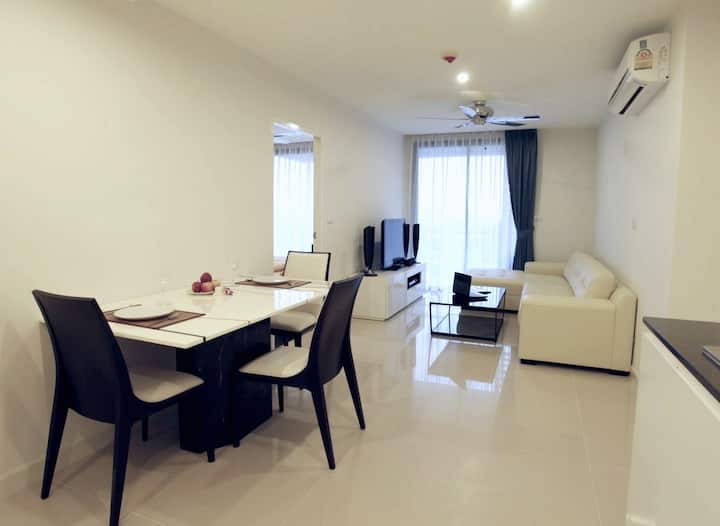 Convenient Sea View Apartment At The Unity - Patong Beach