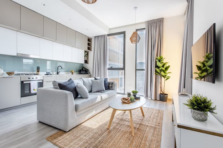 Bright 1br W/ Community Views In Production City! - Dubaj