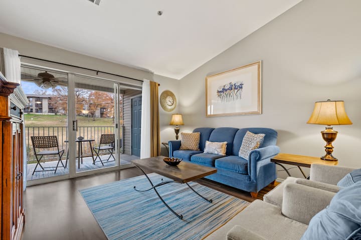 Quaint Condo In Fall Creek - Golden Pond Getaway - Branson, MO