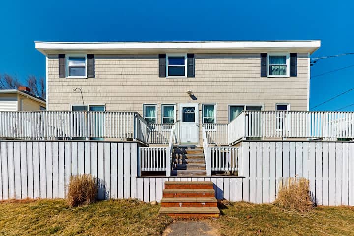 Dog-friendly 5br Beach Retreat W/ Large Deck - Scituate, MA