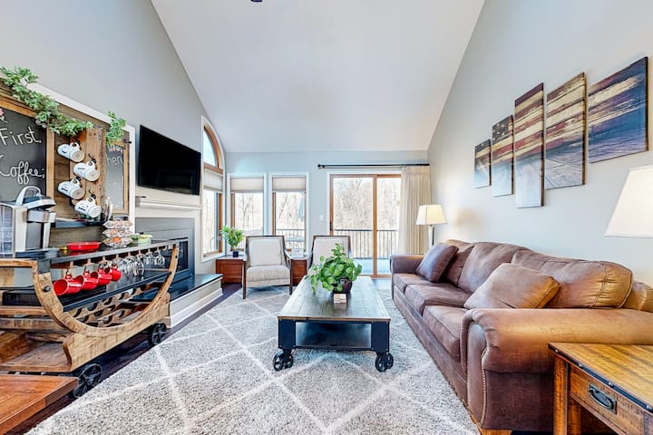 2br Peaceful Home W/ Pool, Golf, Marina, W & D - 벨레뷰