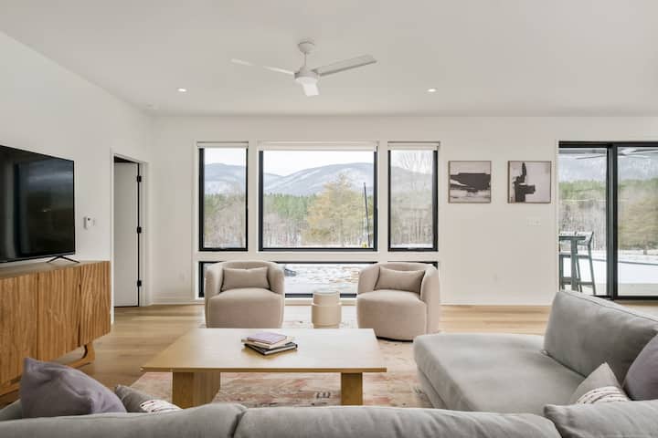 Luxury Home W/mountain Views, Hot Tub, Ev Charger, - Wintergreen, VA