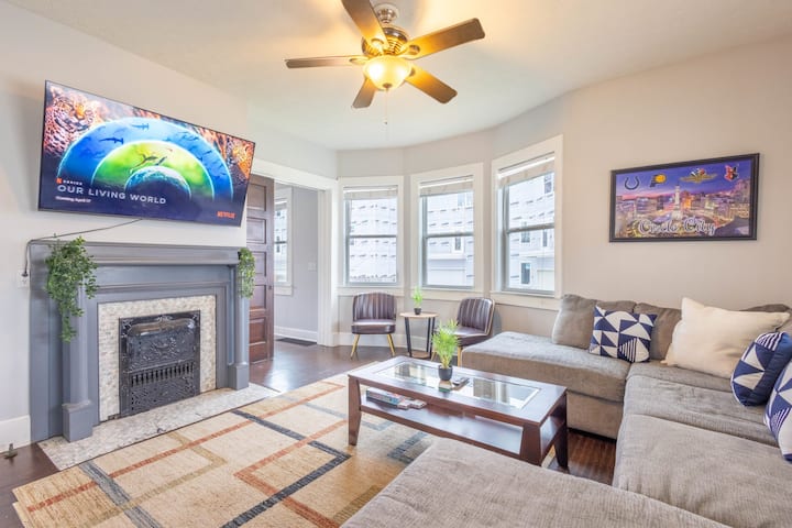 3br Downtown Home W/king Bed, Porch, Firepit,grill - Indianapolis, IN
