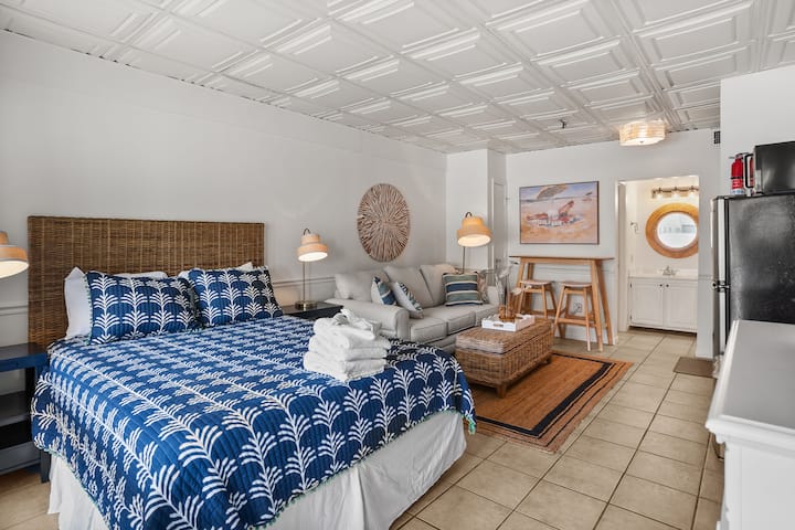 512 Sunsuite! Resort Access Always Included! - Harbor Island, SC