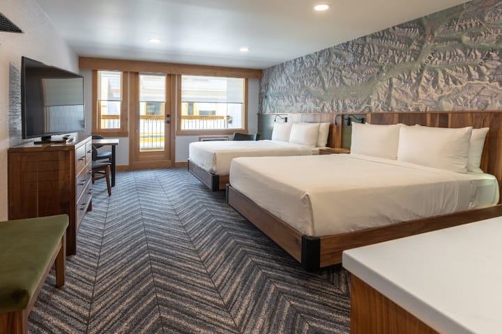 Spacious Room | Gas Fireplace + Balcony | Ev Chrgr - Sunshine Village, AB