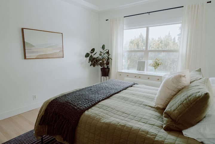 Stylish Downtown Retreat | 12 Min To Broadmoor - Colorado Springs, CO