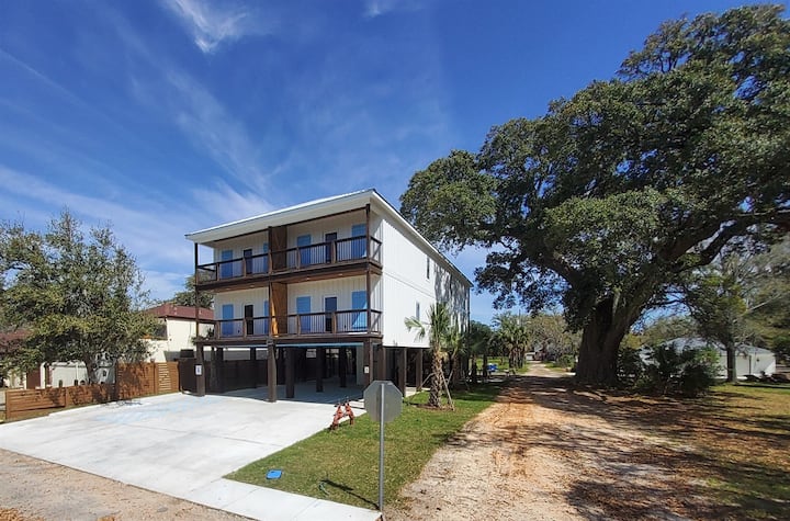 Four Palms Unit B, 500ft To Beach, Walk 2 Casinos! - Ocean Springs, MS