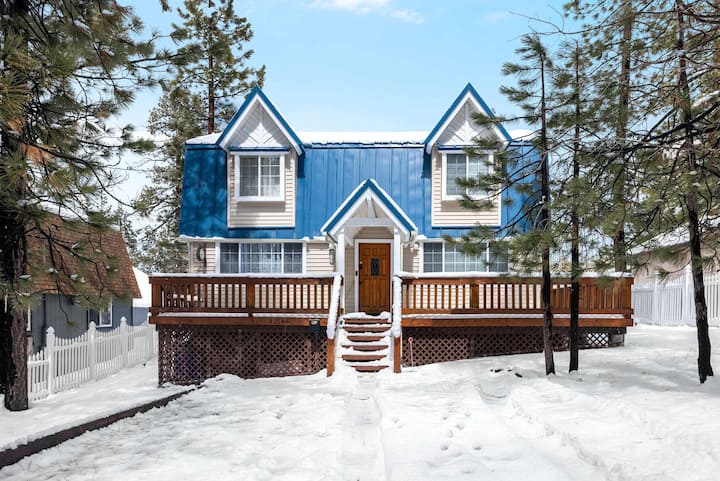 Hillcrest Happynest - Hot Tub, Fire Pit, Gas Bbq - Big Bear Lake, CA