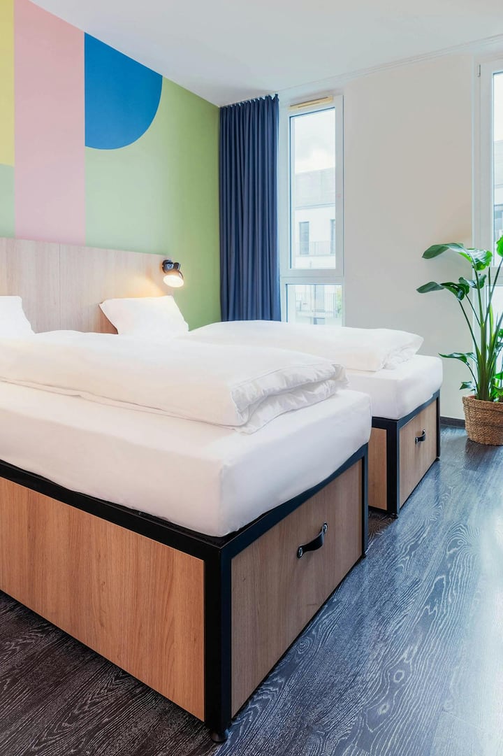 Private Room In A Hostel Right In The Center - Berlin