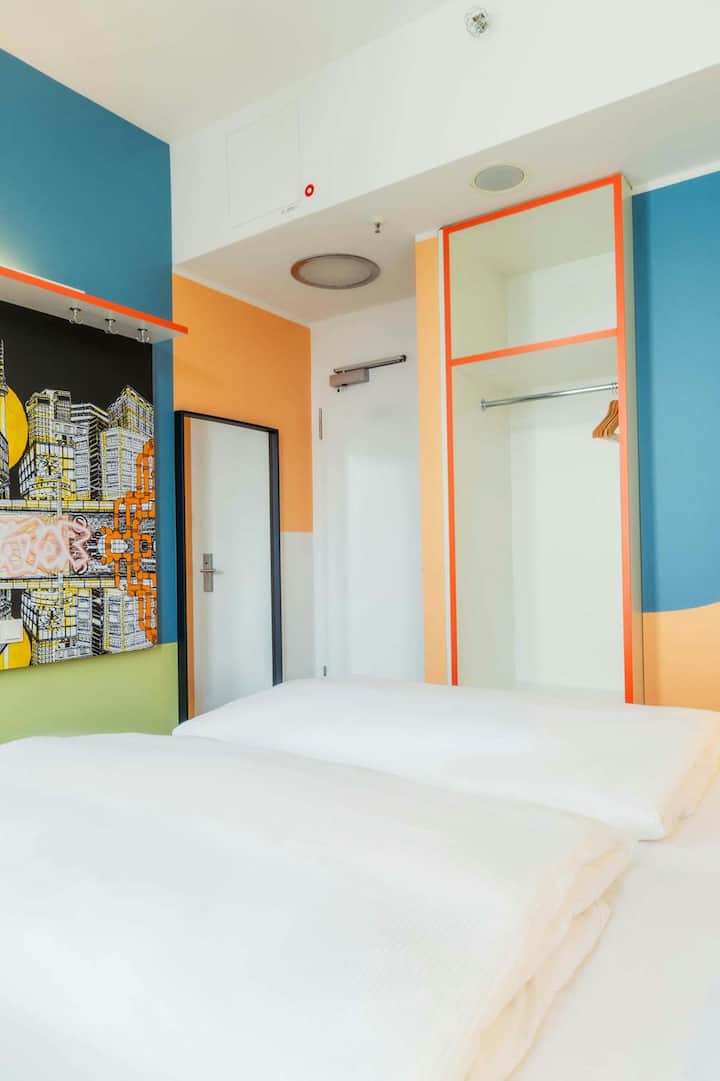 Private Room In A Hostel Right In The Center -