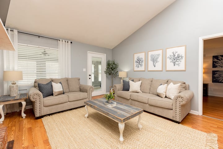 Lovely Waterfront 3br | Pet Friendly | Near Rafb - Warner Robins, GA