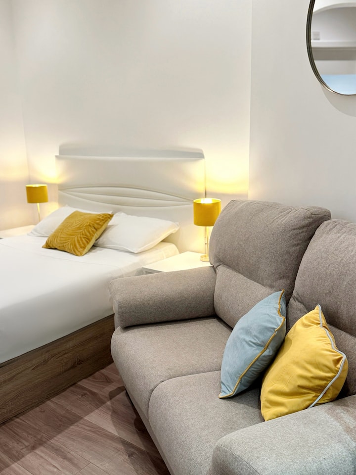 Deluxe City Centre Studio Apt - San Roque