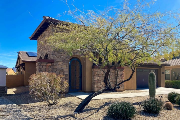 3br Single-level Mountain View Retreat With Yard - Goodyear, AZ