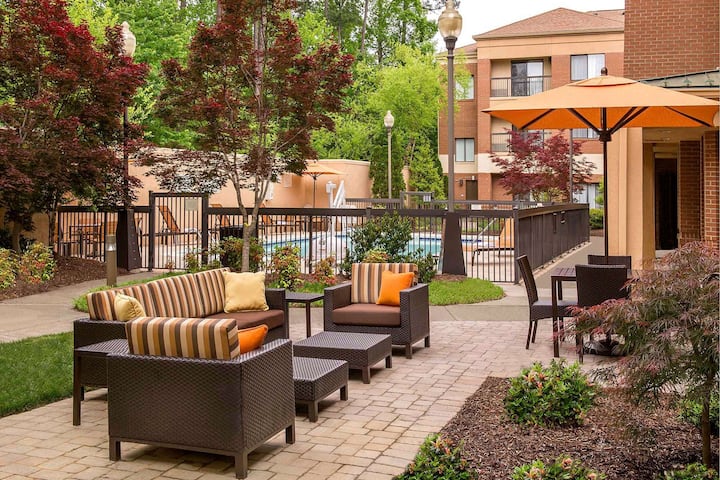 4 Pet-friendly Units W/ Free Parking, Pet-friendly - Durham, NC