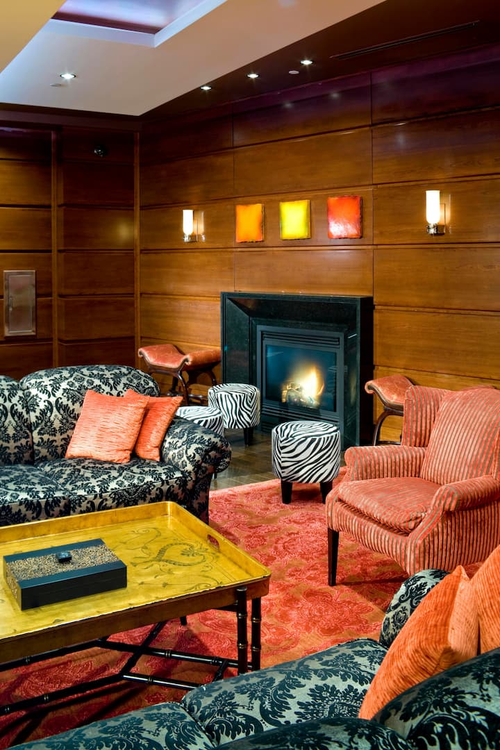 Prime North End Location & Seasonal Dining Patio - Boston, MA