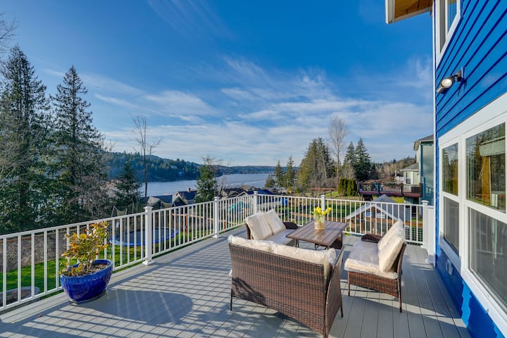 Stunning Mount Vernon Home W/ Big Lake Views! - Mount Vernon, WA